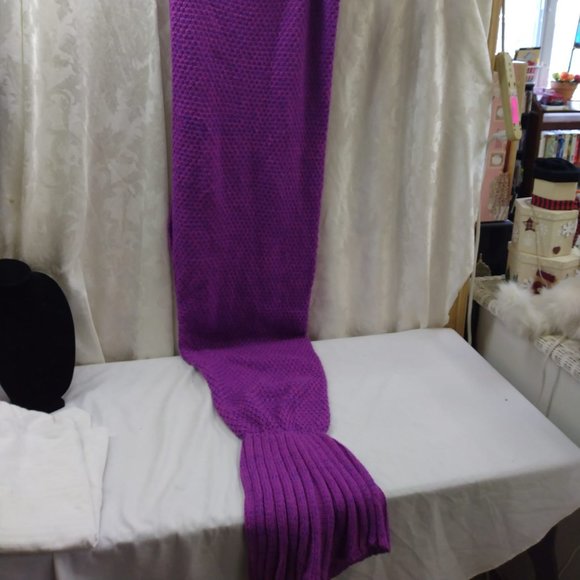 Laughing Cat | Bedding | Nwt Purple Laughing At Mermaid Snuggie Wrap ...